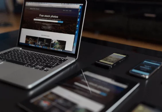 Top 9 Tech Gadgets for Bloggers